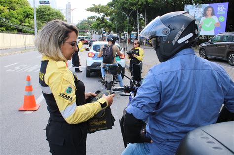 Detran CE promove ação alusiva ao Maio Amarelo em parceria BPRE e