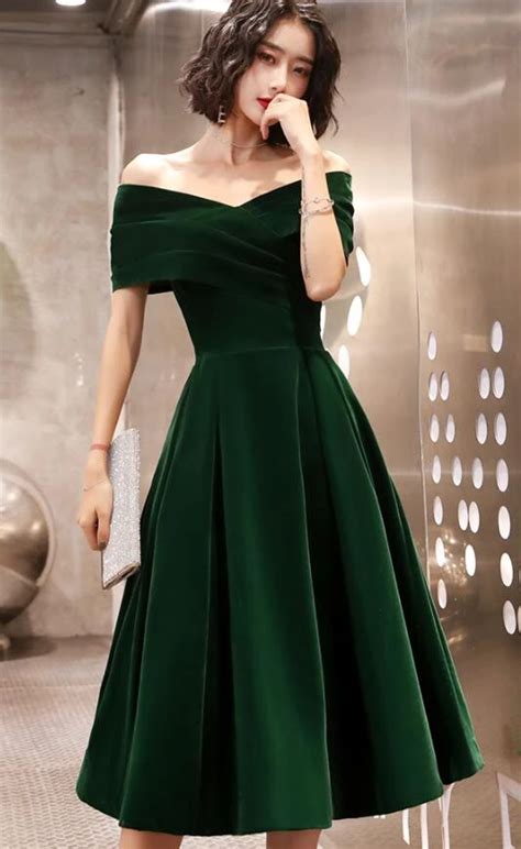 Green Velvet Off Shoulder Vintage Style Bridesmaid Dress Tea Length