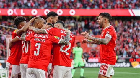 Inter de Milán toma ventaja venció 2 0 al Benfica en Portugal por la