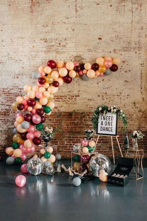 37 Stunning Balloon Decoration Ideas Diys For Weddings