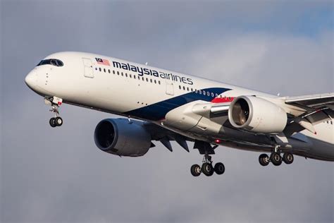 Onezero The Mystery Behind The Missing Malaysia Airlines Flight Isnt