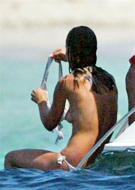 Pippa Middleton Topless On A Boat The Nip Slip