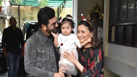 Ranbir Kapoor Alia Bhatt REVEAL Their Daughter Rahas Face On Christmas