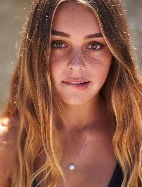 Beautiful Girls Make The World Go Around 53 Pics