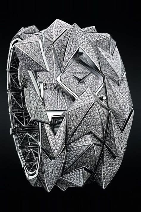 Pin by Samina Naz on 3 Wrist Watch کلائی کی گھڑی Luxury watches for