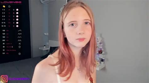 Rosewellsk Fully Naked Stripping On Cam For Live Porn Movie Chat
