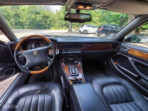 Benzin Jaguar XJ 4 0 Sovereign LWB 1995