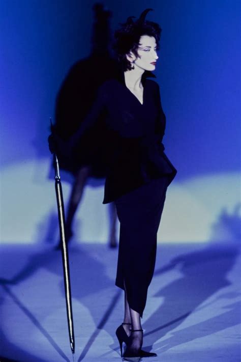 Pin On Black Elegance Dark Fashion Photography Fashion Photography