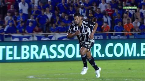 Vídeo Aos 25 min do 1º tempo gol de falta de Hulk do Atlético MG