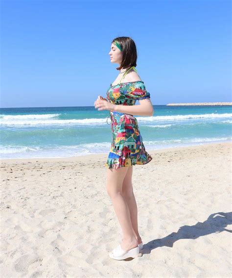 Aleyna Tilki nin şarkıcı kardeşi Ayça Tilki Instagram paylaşımlarıyla