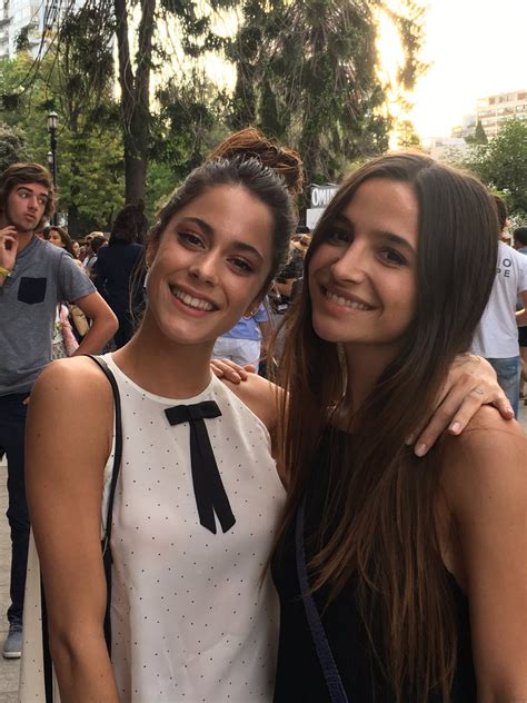 De Patito Feo A Violetta Brenda Asnicar Y Tini Stoessel Laubfal