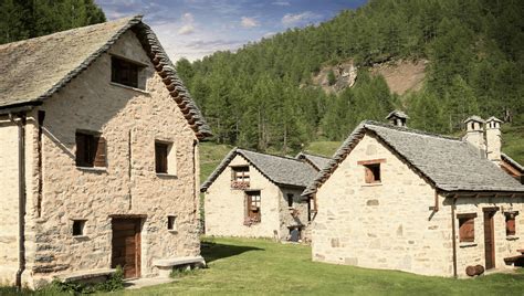 Quelle Est La Difference Entre Une Toiture Et Une Couverture De Maison