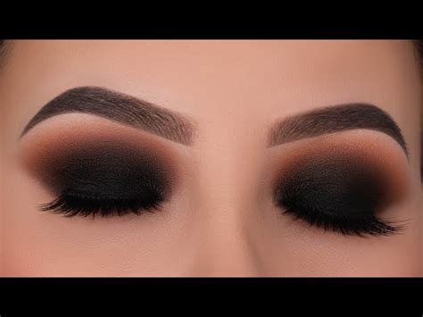 Ideas De Maquillaje Para Ojos Que Puedes Usar Con Vestido Negro