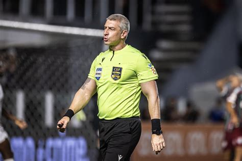Em meio à pressão externa CBF define árbitro do jogo entre Corinthians