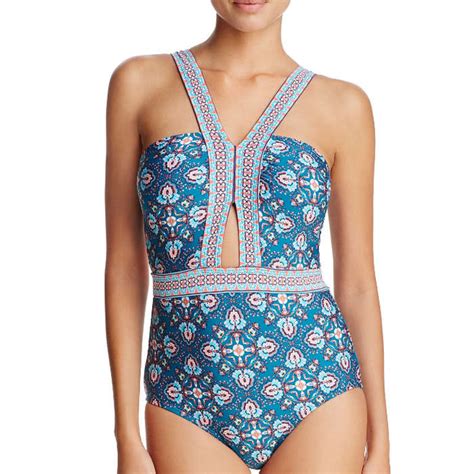 Best Figure Flattering Swimsuits Rank Style