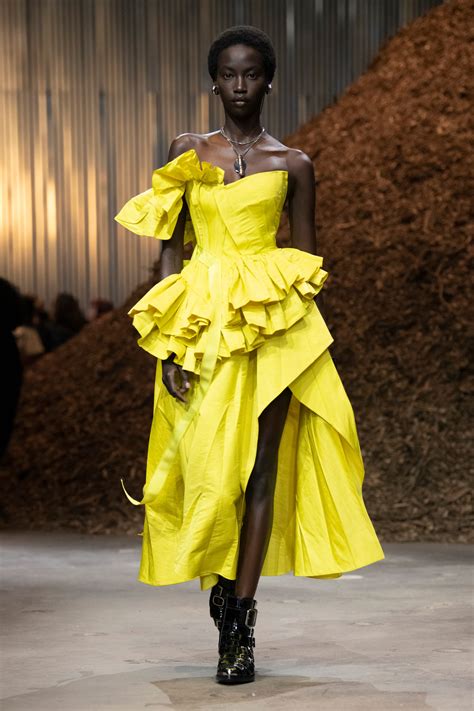 Alexander McQueen Fall 2022 Ready To Wear Collection Vogue