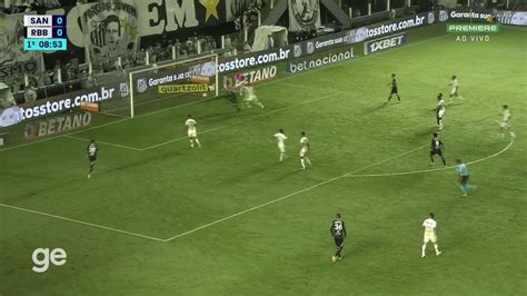 Aos 9 min do 1º tempo gol de cabeça de Sasha do Bragantino contra o