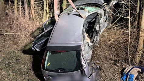Stary Sącz Wypadek na obwodnicy W czołowym zderzeniu aut zginęły dwie
