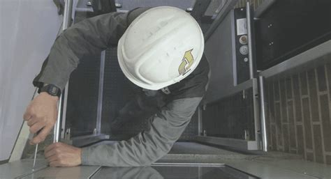 Cómo se realiza el mantenimiento de un ascensor Grupo Excelsior
