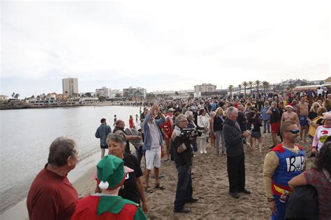 Primer baño del año 2023 en Xàbia21 Jávea Xàbia