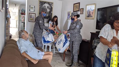 Familia Vulnerable De Cali Recibe Apoyo De Su Fuerza A Rea Colombiana