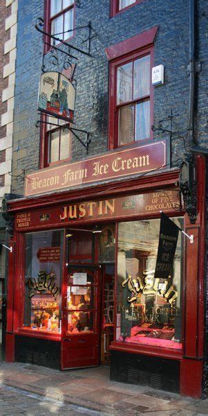Pin By Sonia Cattaneo On Shops Cafe Etcetera Store Fronts