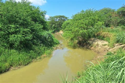 Hallan el cuerpo de un hombre flotando en el río Portoviejo La Marea