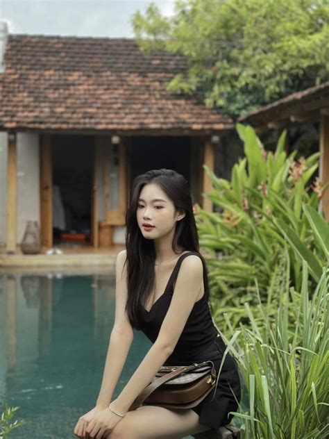 Trần Hà Linh Lộ Clip Nóng Bị Phát Tán Trên MXH