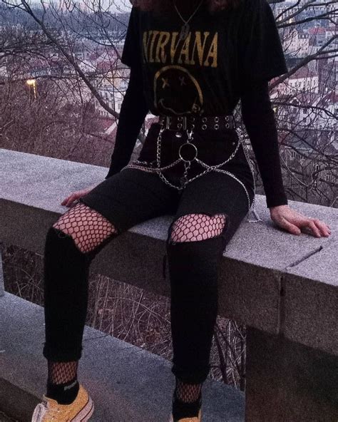 Incre Bles Outfits Soft Dark Aesthetic Ropa Moda De Ropa Metaleras