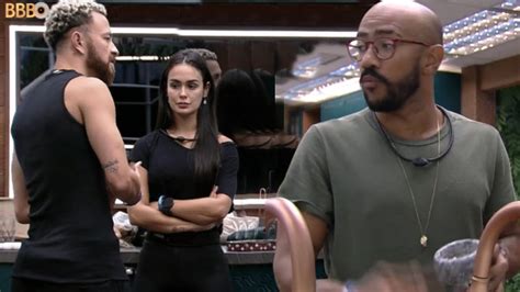 ALFACE FLAGRA FRED E LARISSA DETONANDO GUIME E DEFENDE ELE VOCES DOIS