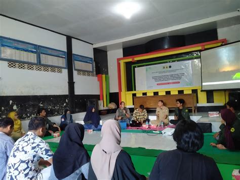Mahasiswa KKN Unram Di Desa Danger Sosialisasi Pemanfaatan Pekarangan