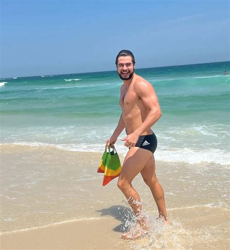 Sem Camisa Rafa Vitti Reflete Sobre Chegada Dos Seus 28 Anos Gato
