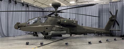 Boeing entregó el primer Apache AH 64E actualizado a la Real Fuerza