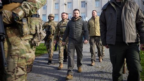 Guerre en Ukraine depuis Kherson Zelensky se dit prêt pour la paix