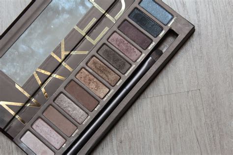 Naked Palette Look 2 Lily Pebbles
