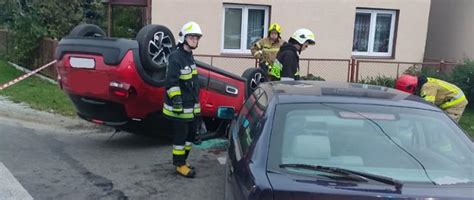 Wypadek drogowy w Tarnówce jedna osoba trafiła do szpitala Kolski