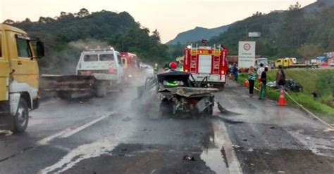 G1 Acidente deixa mortos e feridos na BR 376 em Guaratuba no Paraná