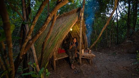 Girl Solo Bushcraft Build A Complete Warm Shelter Alone OffGridLife