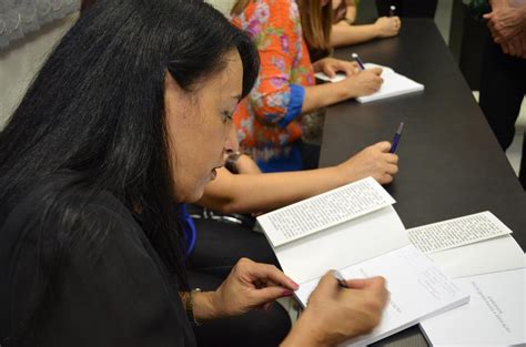 UNIFEV promove noite de autógrafos para o lançamento do seu 1º livro