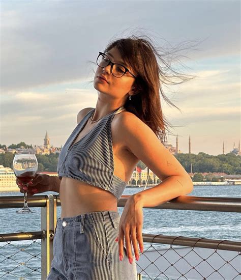 Sexycelebs On Twitter Feride Zdin