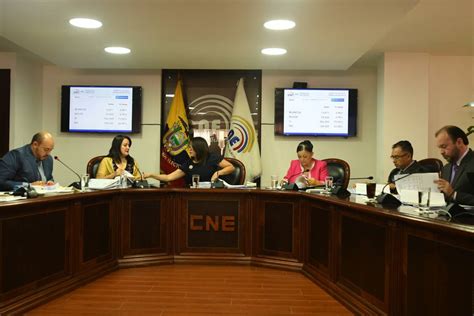CNE proclama los resultados definitivos del referéndum y consulta