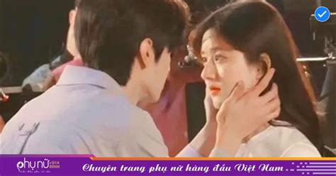 Lộ khoảnh khắc tình tứ của Triệu Lộ Tư và Trần Triết Viễn trong Vụng