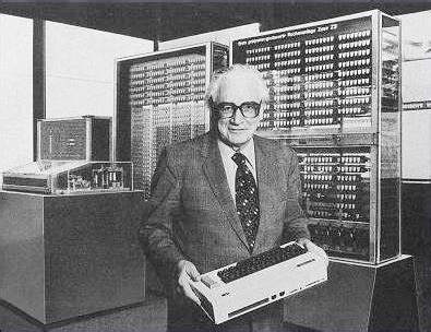 4 1834 Se inventó la primera computadora digital era programada por