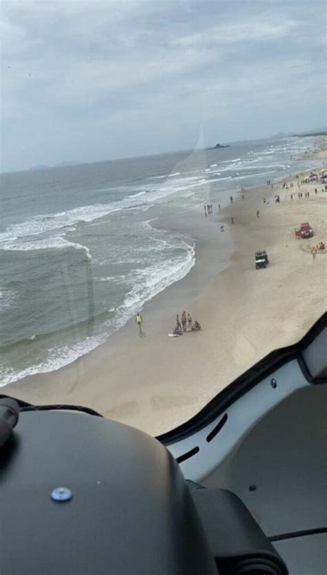 Homem é socorrido de helicóptero após se afogar no Litoral