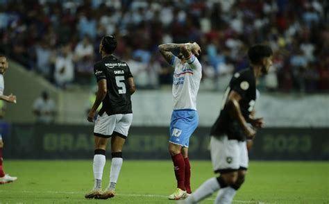 Jornal Correio Bahia desperdiça chances perde para o Botafogo e