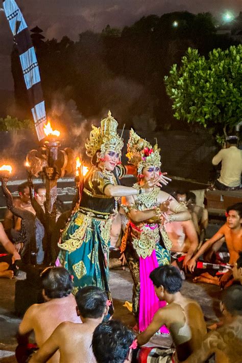 Kecak Dance At Uluwatu Temple Read This Before You Go Bali Untold