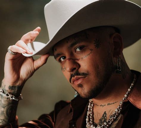 Christian Nodal Sorprende Con Radical Cambio De Look Y Revela Su