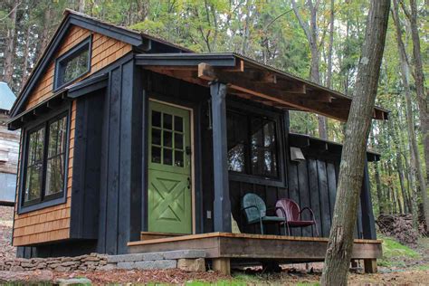 17 Small Cabins You Can DIY Or Buy For 300 And Up