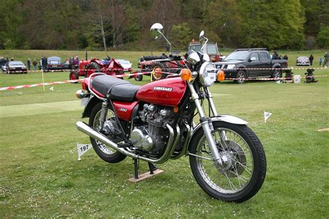 Kawasaki Z Motorcycle Reviews Specs And Prices