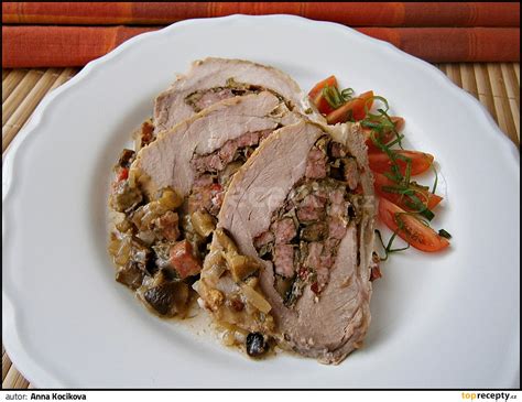 Vepřová plec plněná v papiňáku dušená recept TopRecepty cz
